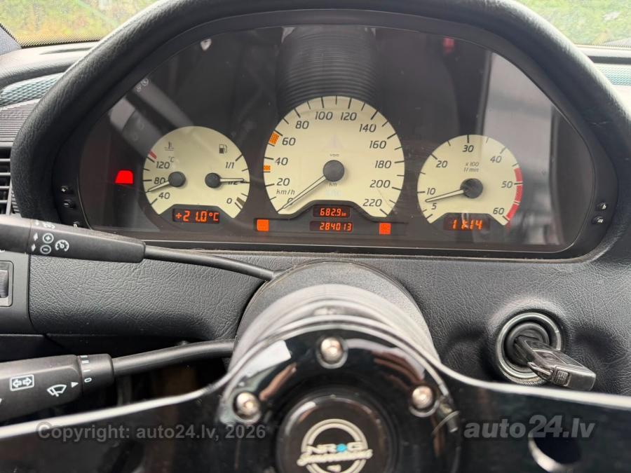 Zaļš Mercedes-Benz C-Class 1999 Tallina, ar dzinēja tilpumu 2.20 L un nobraukumu 280 tūkst. km par 900 €, foto 12 vietnē AUTOMOTO.COM.LV