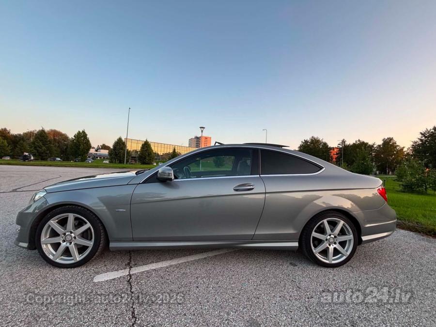 Pelēks Mercedes-Benz C-Class 2011 Tartu, ar dzinēja tilpumu 2.10 L un nobraukumu 252 tūkst. km par 8799 €, foto 5 vietnē AUTOMOTO.COM.LV