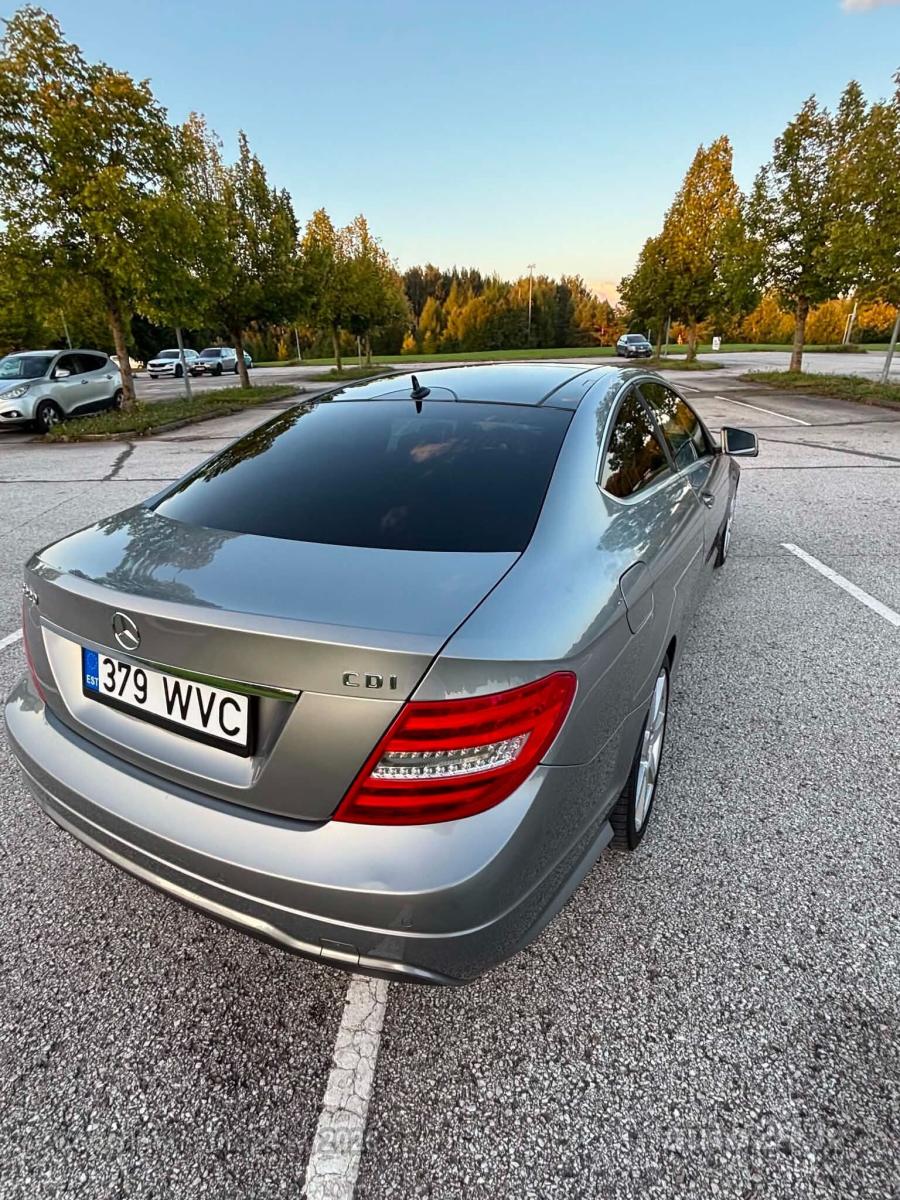 Pelēks Mercedes-Benz C-Class 2011 Tartu, ar dzinēja tilpumu 2.10 L un nobraukumu 252 tūkst. km par 8799 €, foto 7 vietnē AUTOMOTO.COM.LV