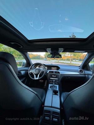 Pelēks Mercedes-Benz C-Class 2011 Tartu, ar dzinēja tilpumu 2.10 L un nobraukumu 252 tūkst. km par 8799 €, foto 12 vietnē AUTOMOTO.COM.LV