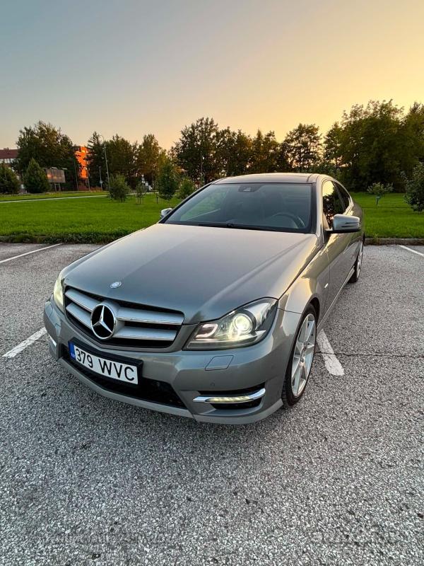 Мерседес Ц-Класс 2011 в Тарту на AUTOMOTO.COM.LV Серый Мерседес Ц-Класс 2011 в Тарту, объемом двигателя 2.10 л и пробегом 252 тыс. км за 8799 €, фото 1 на AUTOMOTO.COM.LV