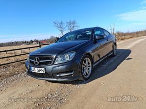 Grey Mercedes-Benz C-Class 2013 in Tallinn, with an engine capacity of 2.10 L and mileage of 260 thousand km for 9900 €, photo 3 on AUTOMOTO.COM.LV