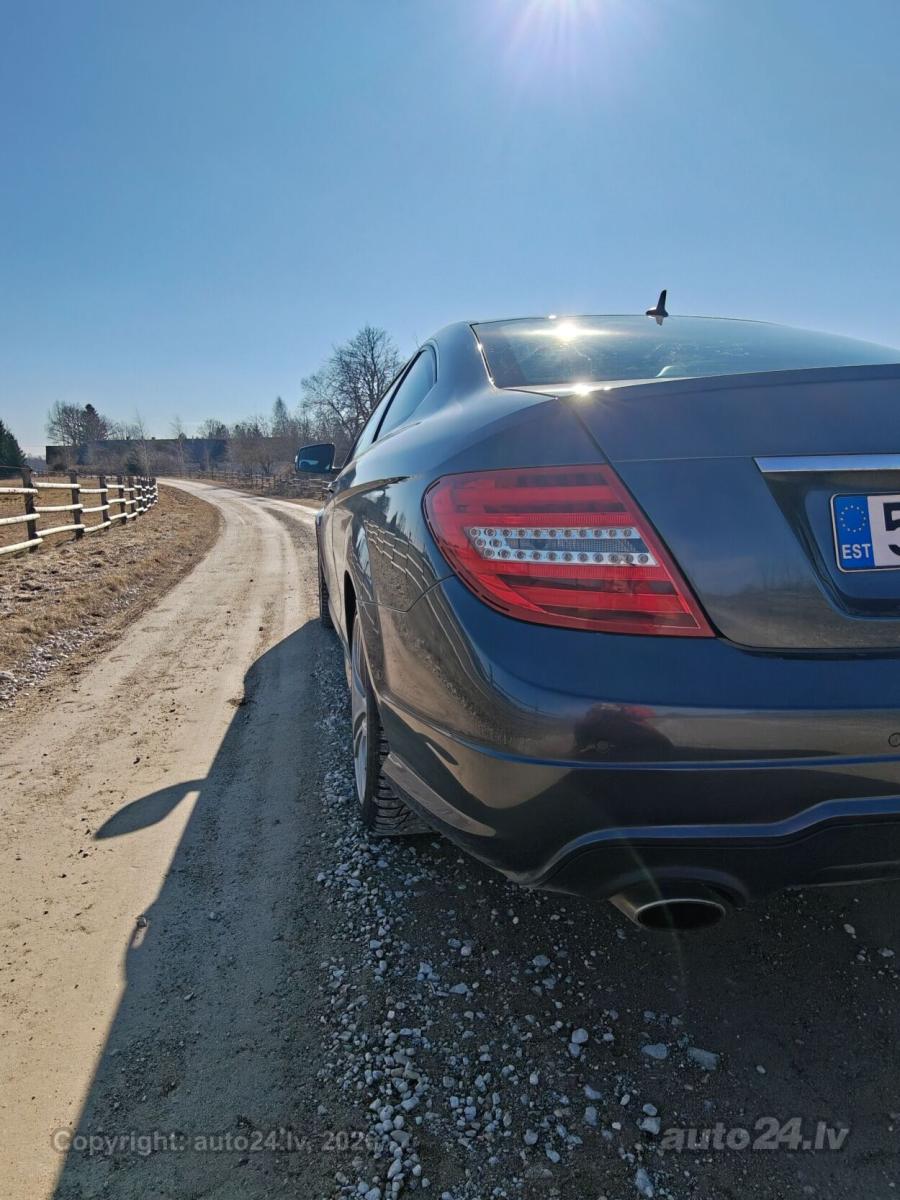 Grey Mercedes-Benz C-Class 2013 in Tallinn, with an engine capacity of 2.10 L and mileage of 260 thousand km for 9900 €, photo 8 on AUTOMOTO.COM.LV