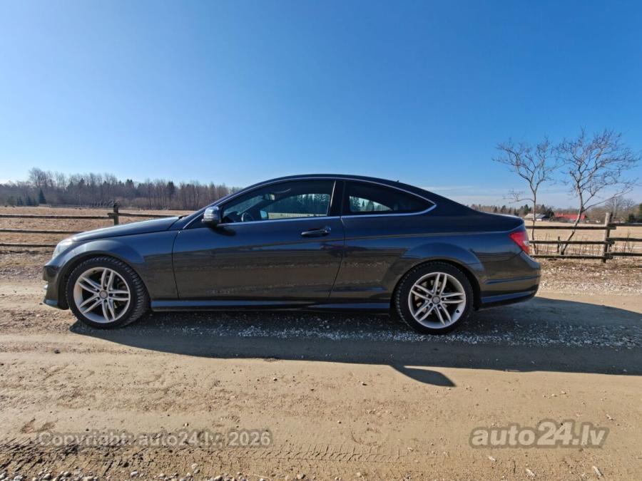 Grey Mercedes-Benz C-Class 2013 in Tallinn, with an engine capacity of 2.10 L and mileage of 260 thousand km for 9900 €, photo 10 on AUTOMOTO.COM.LV