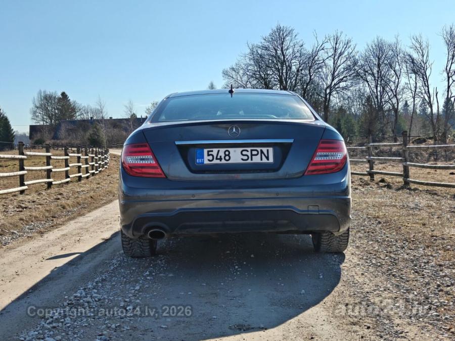 Grey Mercedes-Benz C-Class 2013 in Tallinn, with an engine capacity of 2.10 L and mileage of 260 thousand km for 9900 €, photo 11 on AUTOMOTO.COM.LV