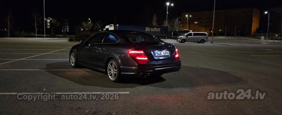 Grey Mercedes-Benz C-Class 2013 in Tallinn, with an engine capacity of 2.10 L and mileage of 260 thousand km for 9900 €, photo 13 on AUTOMOTO.COM.LV