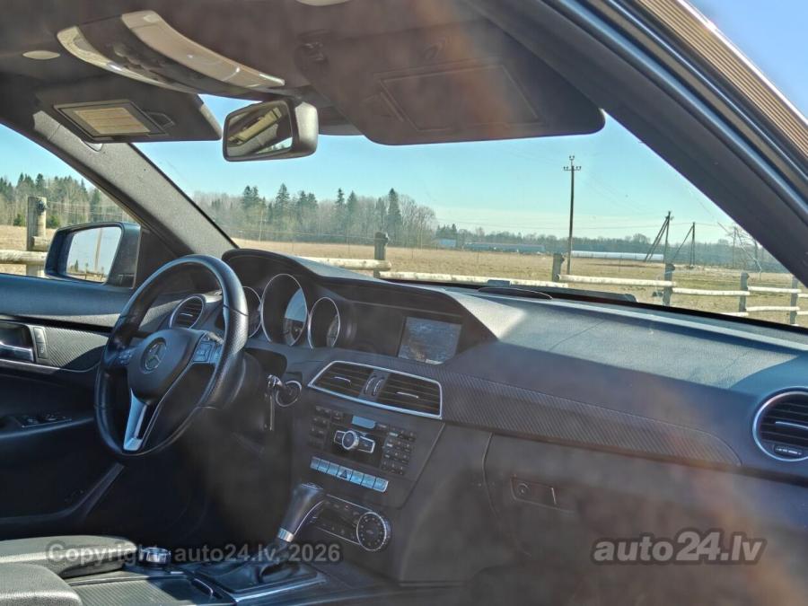 Grey Mercedes-Benz C-Class 2013 in Tallinn, with an engine capacity of 2.10 L and mileage of 260 thousand km for 9900 €, photo 16 on AUTOMOTO.COM.LV