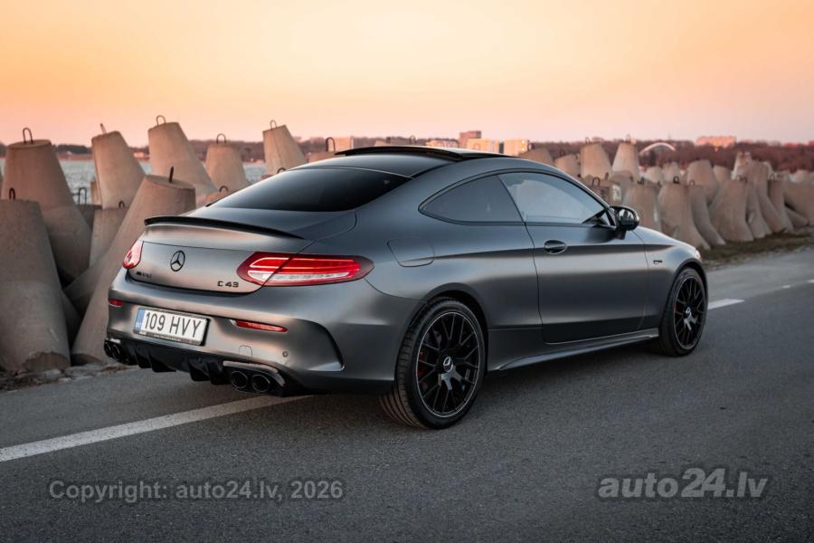 Pelēks Mercedes-Benz C-Class 2016 Tallina, ar dzinēja tilpumu 3.00 L un nobraukumu 223 tūkst. km par 29900 €, foto 3 vietnē AUTOMOTO.COM.LV