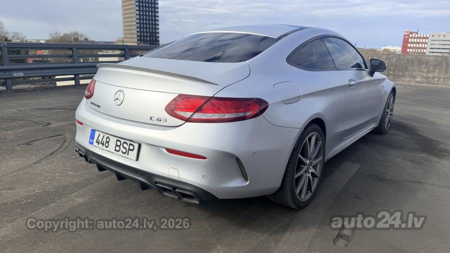 Pelēks Mercedes-Benz C-Class 2016 Tallina, ar dzinēja tilpumu 4.00 L un nobraukumu 106 tūkst. km par 36000 €, foto 7 vietnē AUTOMOTO.COM.LV