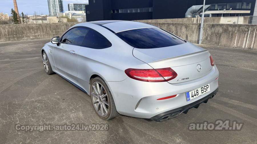 Pelēks Mercedes-Benz C-Class 2016 Tallina, ar dzinēja tilpumu 4.00 L un nobraukumu 106 tūkst. km par 36000 €, foto 9 vietnē AUTOMOTO.COM.LV