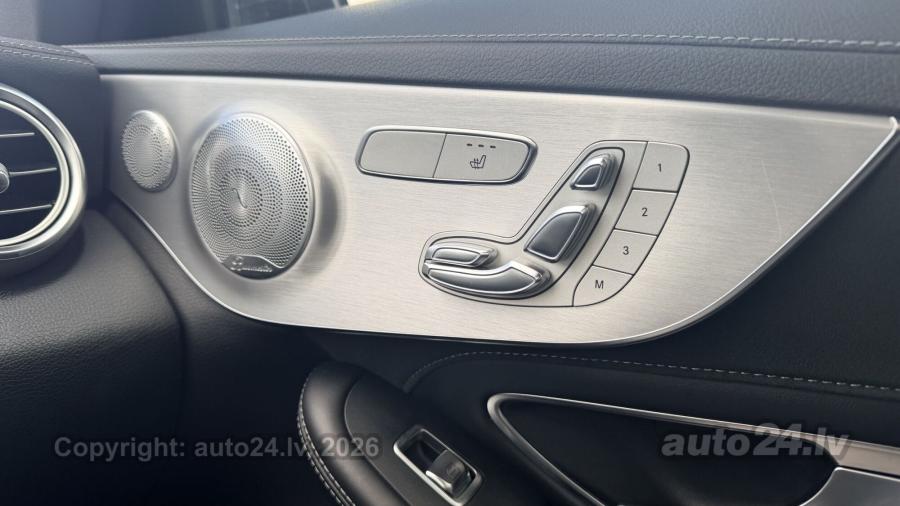 Pelēks Mercedes-Benz C-Class 2016 Tallina, ar dzinēja tilpumu 4.00 L un nobraukumu 106 tūkst. km par 36000 €, foto 13 vietnē AUTOMOTO.COM.LV