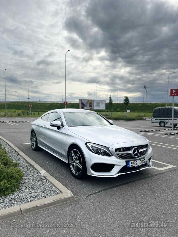 Grey Mercedes-Benz C-Class 2017 in Tallinn, with an engine capacity of 2.00 L and mileage of 92 thousand km for 23900 €, photo 2 on AUTOMOTO.COM.LV