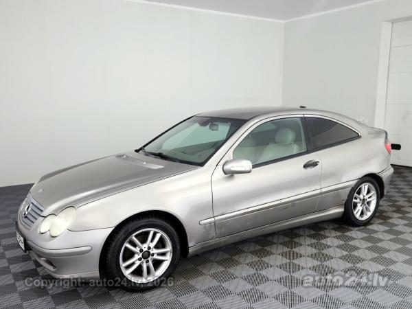 Grey Mercedes-Benz C-Class 2002 in Tallinn, with an engine capacity of 1.80 L and mileage of 242 thousand km for 699 €, photo 2 on AUTOMOTO.COM.LV