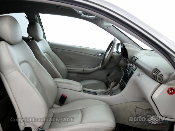 Grey Mercedes-Benz C-Class 2002 in Tallinn, with an engine capacity of 1.80 L and mileage of 242 thousand km for 699 €, photo 6 on AUTOMOTO.COM.LV