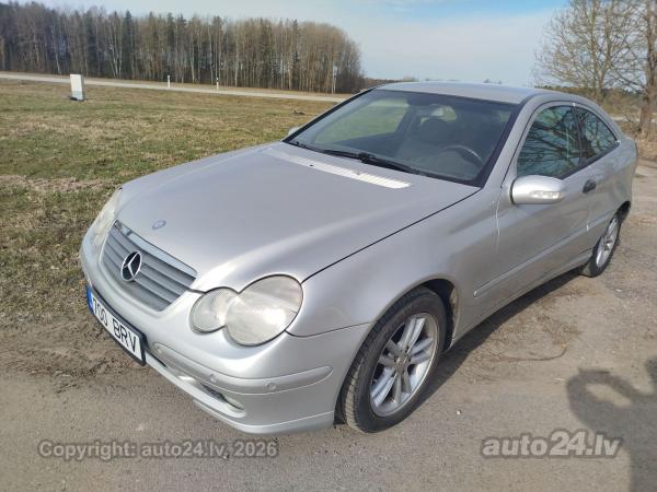 Pelēks Mercedes-Benz C-Class 2003 Tallina, ar dzinēja tilpumu 1.80 L un nobraukumu 220 tūkst. km par 2590 €, foto 1 vietnē AUTOMOTO.COM.LV