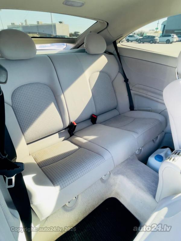 Grey Mercedes-Benz C-Class 2006 in Tallinn, with an engine capacity of 1.80 L and mileage of 261 thousand km for 2900 €, photo 11 on AUTOMOTO.COM.LV