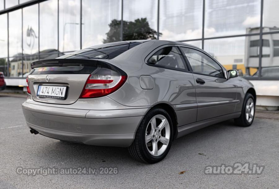 Grey Mercedes-Benz C-Class 2006 in Tallinn, with an engine capacity of 1.80 L and mileage of 176 thousand km for 2499 €, photo 5 on AUTOMOTO.COM.LV