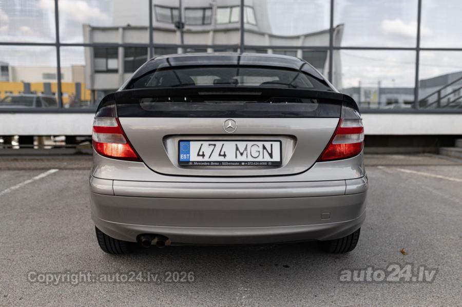 Grey Mercedes-Benz C-Class 2006 in Tallinn, with an engine capacity of 1.80 L and mileage of 176 thousand km for 2499 €, photo 6 on AUTOMOTO.COM.LV