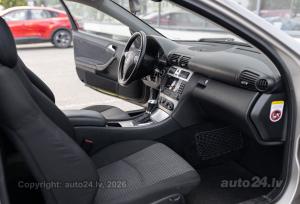 Grey Mercedes-Benz C-Class 2006 in Tallinn, with an engine capacity of 1.80 L and mileage of 176 thousand km for 2499 €, photo 10 on AUTOMOTO.COM.LV