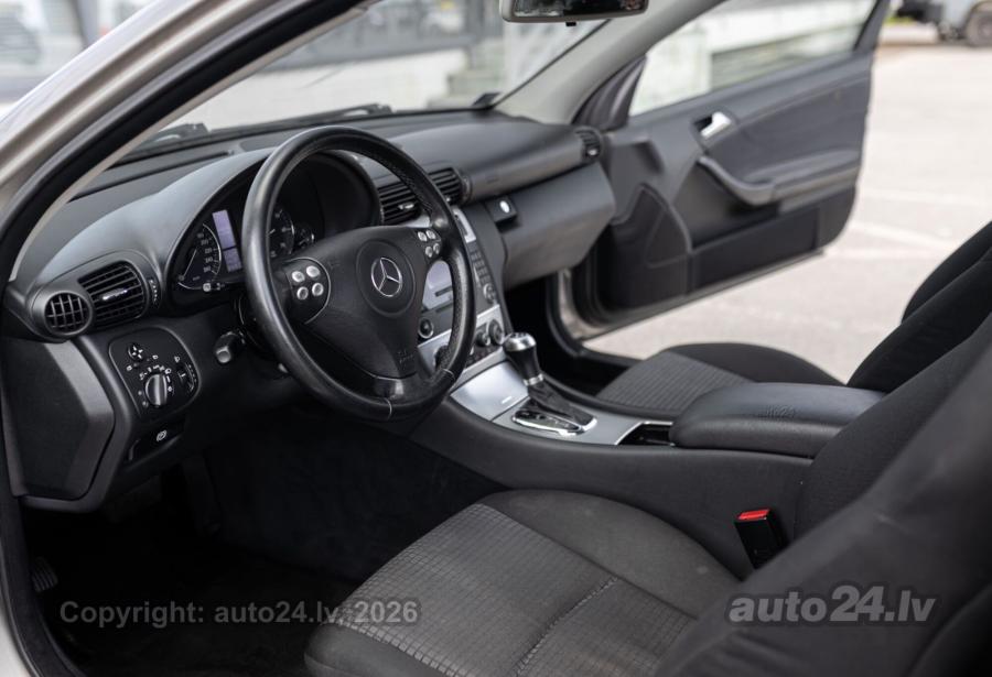Grey Mercedes-Benz C-Class 2006 in Tallinn, with an engine capacity of 1.80 L and mileage of 176 thousand km for 2499 €, photo 22 on AUTOMOTO.COM.LV