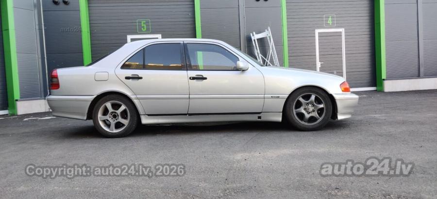 Grey Mercedes-Benz C-Class 1994 in Tartu, with an engine capacity of 3.20 L and mileage of 0 thousand km for 3999 €, photo 2 on AUTOMOTO.COM.LV