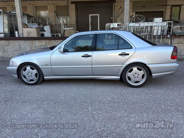 Pelēks Mercedes-Benz C-Class 1998 Tallina, ar dzinēja tilpumu 4.30 L un nobraukumu 168 tūkst. km par 14900 €, foto 1 vietnē AUTOMOTO.COM.LV