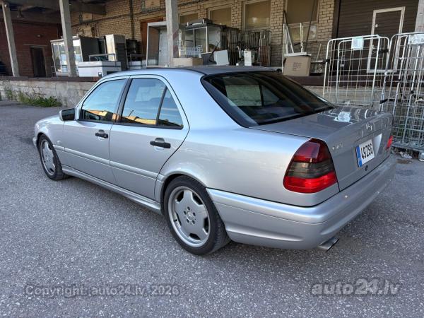Pelēks Mercedes-Benz C-Class 1998 Tallina, ar dzinēja tilpumu 4.30 L un nobraukumu 168 tūkst. km par 14900 €, foto 2 vietnē AUTOMOTO.COM.LV