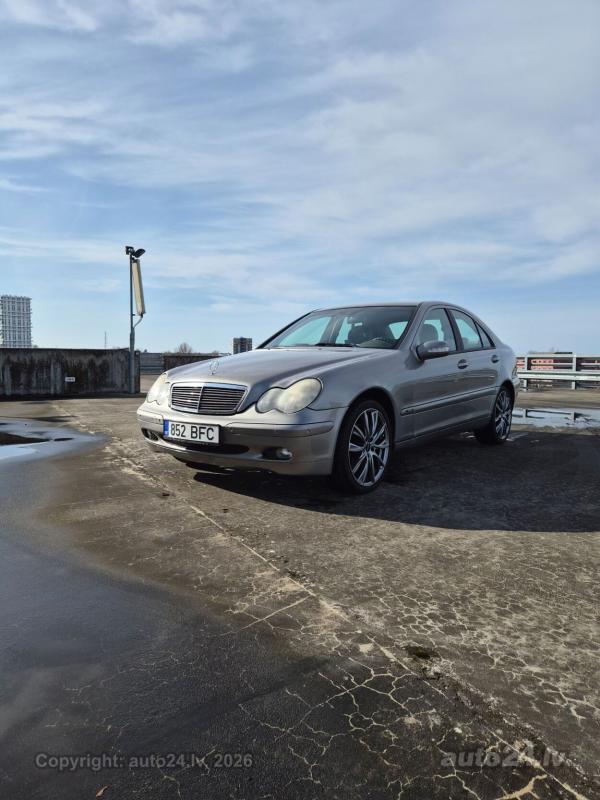 Grey Mercedes-Benz C-Class 2003 in Tallinn, with an engine capacity of 2.10 L and mileage of 231 thousand km for 3000 €, photo 4 on AUTOMOTO.COM.LV