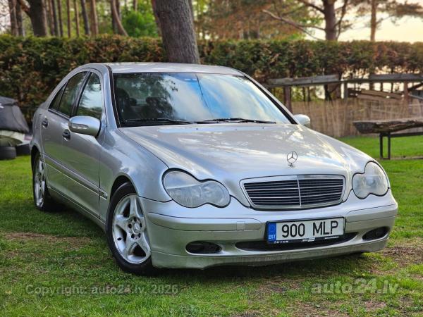 Grey Mercedes-Benz C-Class 2003 in Tallinn, with an engine capacity of 2.10 L and mileage of 271 thousand km for 1998 €, photo 1 on AUTOMOTO.COM.LV