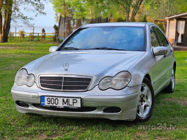 Grey Mercedes-Benz C-Class 2003 in Tallinn, with an engine capacity of 2.10 L and mileage of 271 thousand km for 1998 €, photo 2 on AUTOMOTO.COM.LV