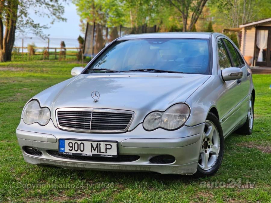Pelēks Mercedes-Benz C-Class 2003 Tallina, ar dzinēja tilpumu 2.10 L un nobraukumu 271 tūkst. km par 1998 €, foto 3 vietnē AUTOMOTO.COM.LV