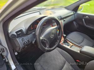 Pelēks Mercedes-Benz C-Class 2003 Tallina, ar dzinēja tilpumu 2.10 L un nobraukumu 271 tūkst. km par 1998 €, foto 8 vietnē AUTOMOTO.COM.LV