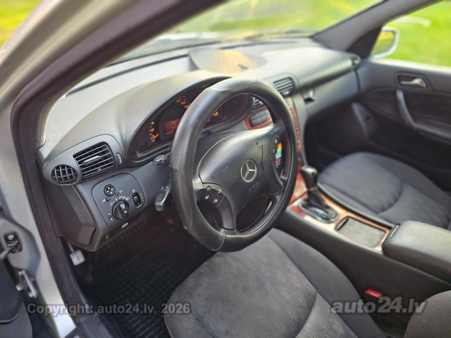 Pelēks Mercedes-Benz C-Class 2003 Tallina, ar dzinēja tilpumu 2.10 L un nobraukumu 271 tūkst. km par 1998 €, foto 8 vietnē AUTOMOTO.COM.LV