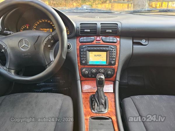 Grey Mercedes-Benz C-Class 2003 in Tallinn, with an engine capacity of 2.10 L and mileage of 271 thousand km for 1998 €, photo 9 on AUTOMOTO.COM.LV