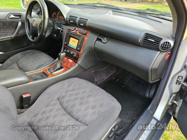 Grey Mercedes-Benz C-Class 2003 in Tallinn, with an engine capacity of 2.10 L and mileage of 271 thousand km for 1998 €, photo 10 on AUTOMOTO.COM.LV