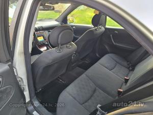 Pelēks Mercedes-Benz C-Class 2003 Tallina, ar dzinēja tilpumu 2.10 L un nobraukumu 271 tūkst. km par 1998 €, foto 13 vietnē AUTOMOTO.COM.LV