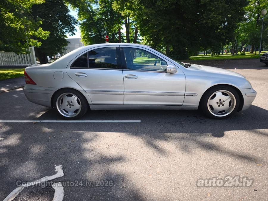 Grey Mercedes-Benz C-Class 2003 in Tallinn, with an engine capacity of 2.70 L and mileage of 0 thousand km for 3500 €, photo 3 on AUTOMOTO.COM.LV