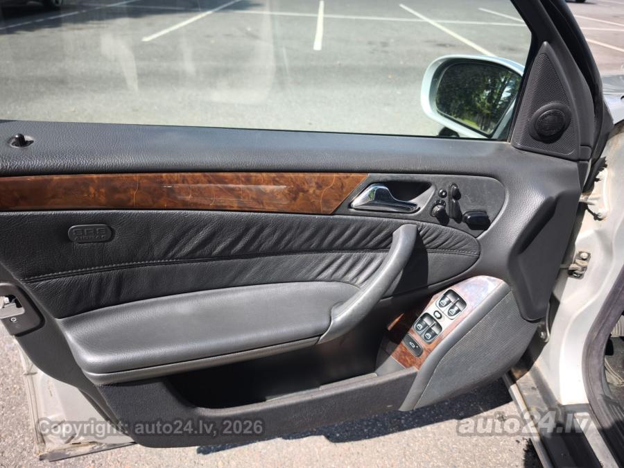 Grey Mercedes-Benz C-Class 2003 in Tallinn, with an engine capacity of 2.70 L and mileage of 0 thousand km for 3500 €, photo 8 on AUTOMOTO.COM.LV