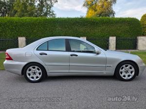 Pelēks Mercedes-Benz C-Class 2003 Tallina, ar dzinēja tilpumu 1.80 L un nobraukumu 295 tūkst. km par 1099 €, foto 5 vietnē AUTOMOTO.COM.LV