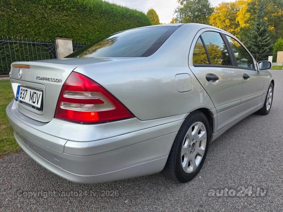 Pelēks Mercedes-Benz C-Class 2003 Tallina, ar dzinēja tilpumu 1.80 L un nobraukumu 295 tūkst. km par 1099 €, foto 6 vietnē AUTOMOTO.COM.LV