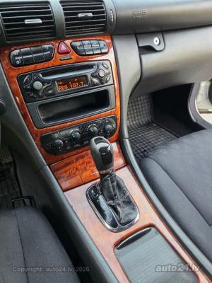 Pelēks Mercedes-Benz C-Class 2003 Tallina, ar dzinēja tilpumu 1.80 L un nobraukumu 295 tūkst. km par 1099 €, foto 12 vietnē AUTOMOTO.COM.LV