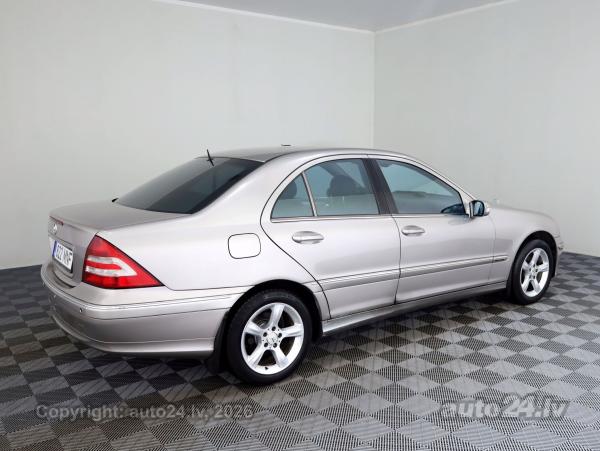 Grey Mercedes-Benz C-Class 2004 in Tallinn, with an engine capacity of 1.80 L and mileage of 238 thousand km for 2199 €, photo 3 on AUTOMOTO.COM.LV