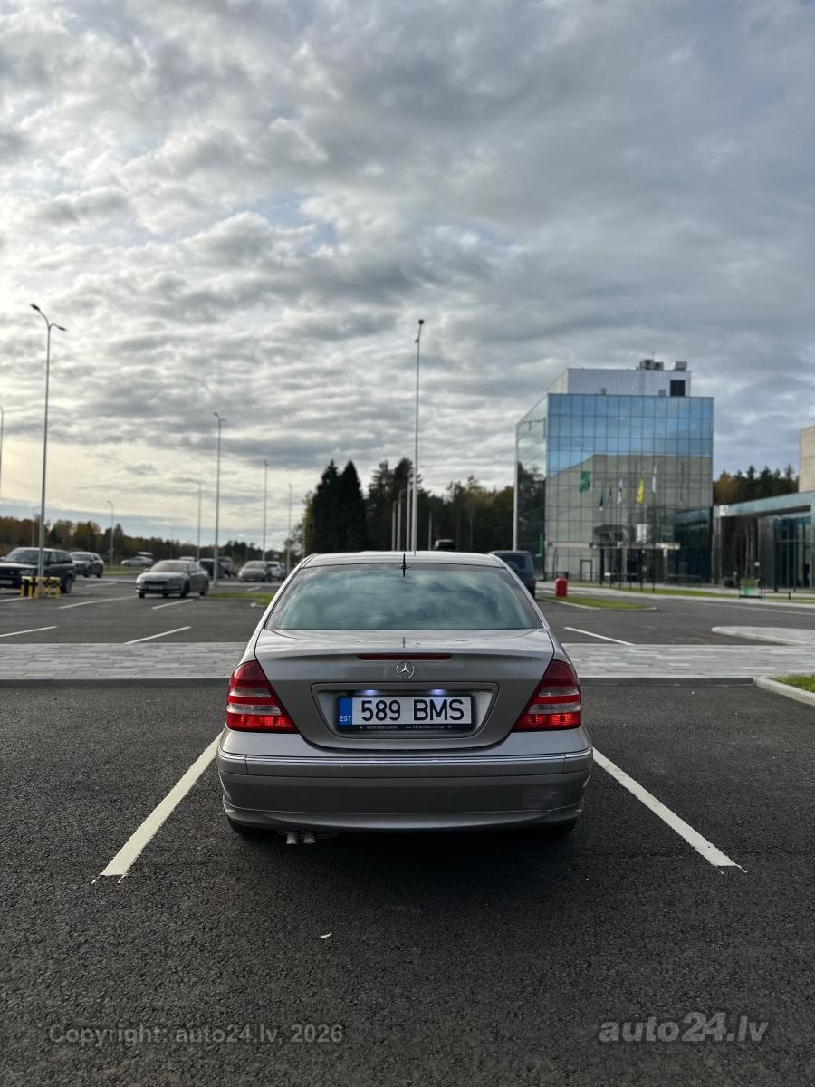 Pelēks Mercedes-Benz C-Class 2004 Jehvi, ar dzinēja tilpumu 1.80 L un nobraukumu 289 tūkst. km par 2300 €, foto 5 vietnē AUTOMOTO.COM.LV