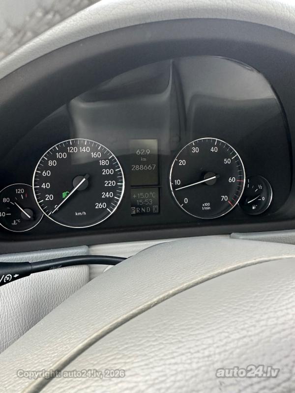 Pelēks Mercedes-Benz C-Class 2004 Jehvi, ar dzinēja tilpumu 1.80 L un nobraukumu 289 tūkst. km par 2300 €, foto 6 vietnē AUTOMOTO.COM.LV