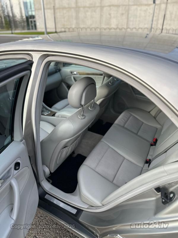 Pelēks Mercedes-Benz C-Class 2004 Jehvi, ar dzinēja tilpumu 1.80 L un nobraukumu 289 tūkst. km par 2300 €, foto 10 vietnē AUTOMOTO.COM.LV