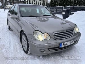 Grey Mercedes-Benz C-Class 2005 in Tallinn, with an engine capacity of 1.80 L and mileage of 241 thousand km for 2050 €, photo 2 on AUTOMOTO.COM.LV