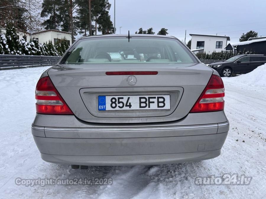 Grey Mercedes-Benz C-Class 2005 in Tallinn, with an engine capacity of 1.80 L and mileage of 241 thousand km for 2050 €, photo 3 on AUTOMOTO.COM.LV