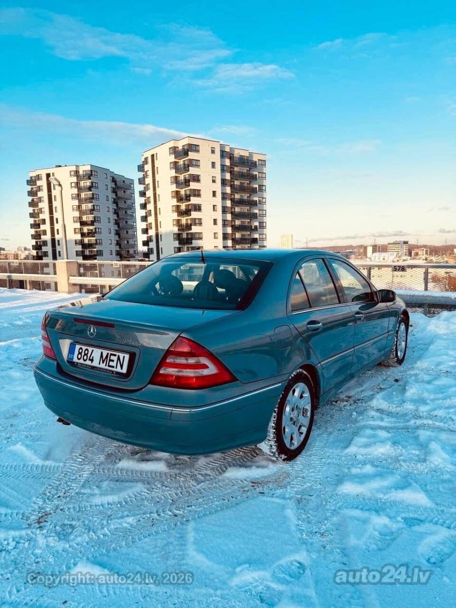 Pelēks Mercedes-Benz C-Class 2005 Tallina, ar dzinēja tilpumu 1.80 L un nobraukumu 441 tūkst. km par 3400 €, foto 3 vietnē AUTOMOTO.COM.LV