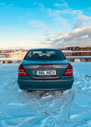 Pelēks Mercedes-Benz C-Class 2005 Tallina, ar dzinēja tilpumu 1.80 L un nobraukumu 441 tūkst. km par 3400 €, foto 4 vietnē AUTOMOTO.COM.LV