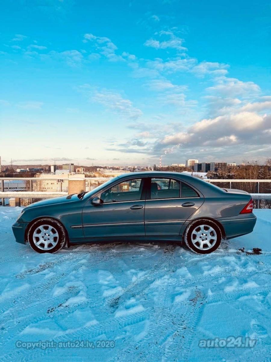 Pelēks Mercedes-Benz C-Class 2005 Tallina, ar dzinēja tilpumu 1.80 L un nobraukumu 441 tūkst. km par 3400 €, foto 6 vietnē AUTOMOTO.COM.LV